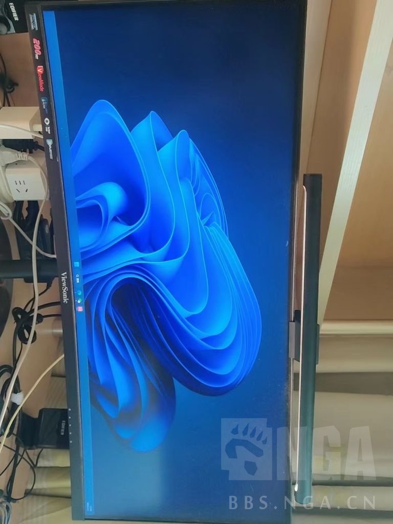 900包邮出个30寸的高刷带鱼屏 178