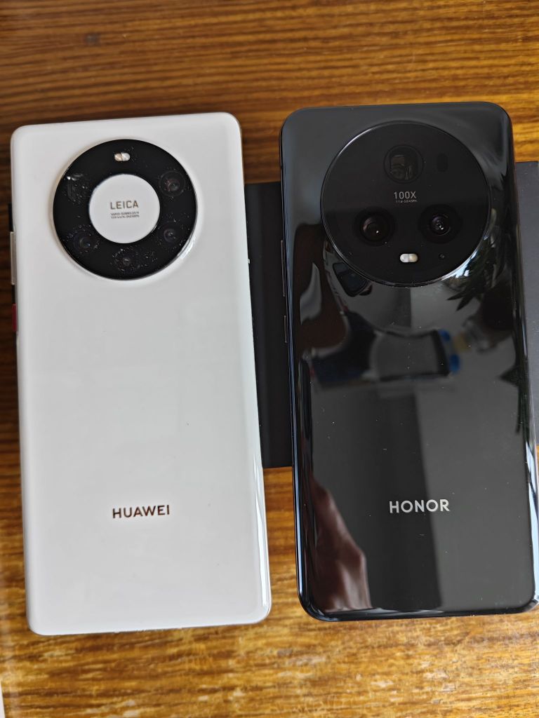 一黑一白，好喜欢，mate40pro+和 magic5pro NGA玩家社区