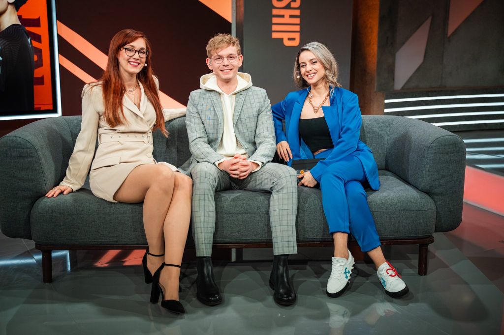 [外赛区赛事]lec这个女主持好像有点好看 NGA玩家社区