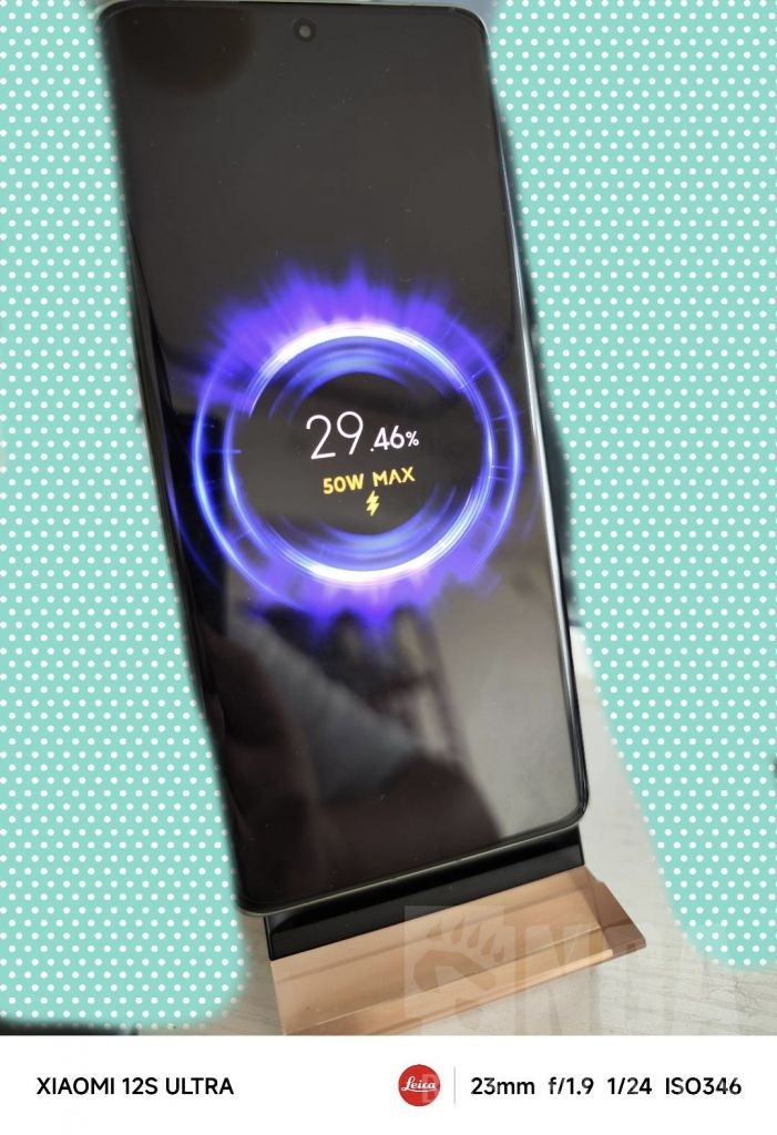 入手半天小米13U无线充电，连自家充电头都挑。 178