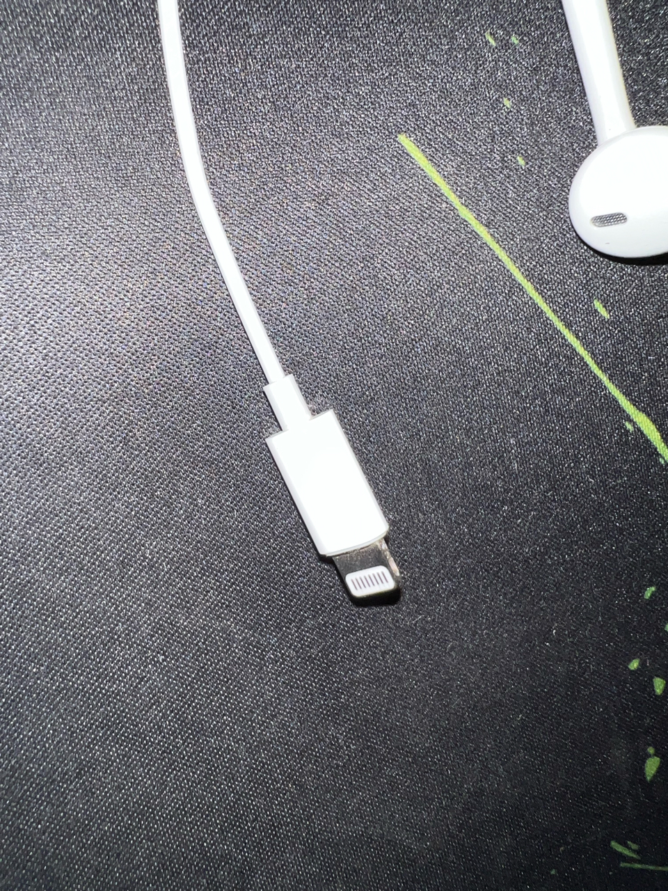 这种苹果专用的lighting头有线耳机怎么用在电脑上？ 178