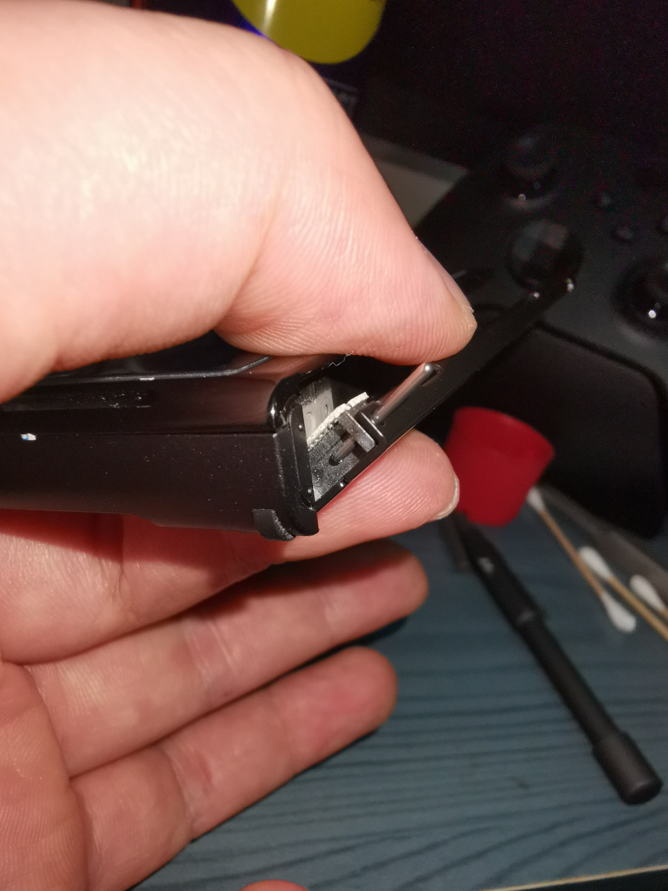 [Switch相关]一个小教程：joycon断连不一定要换滑轨，关于如何清理接口。 178