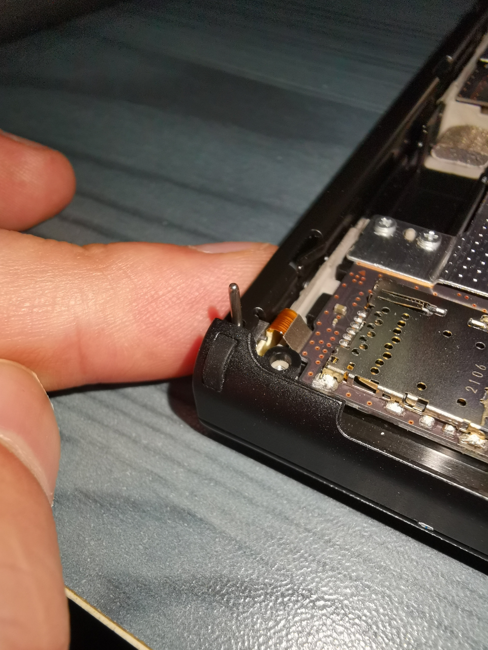 [Switch相关]一个小教程：joycon断连不一定要换滑轨，关于如何清理接口。 178