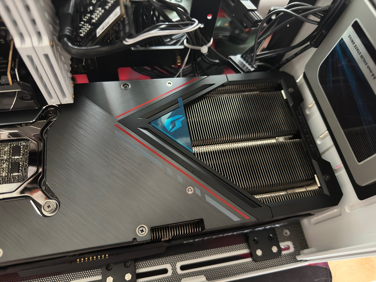 终于把4090装上了 很紧凑 很爽 水一下 178