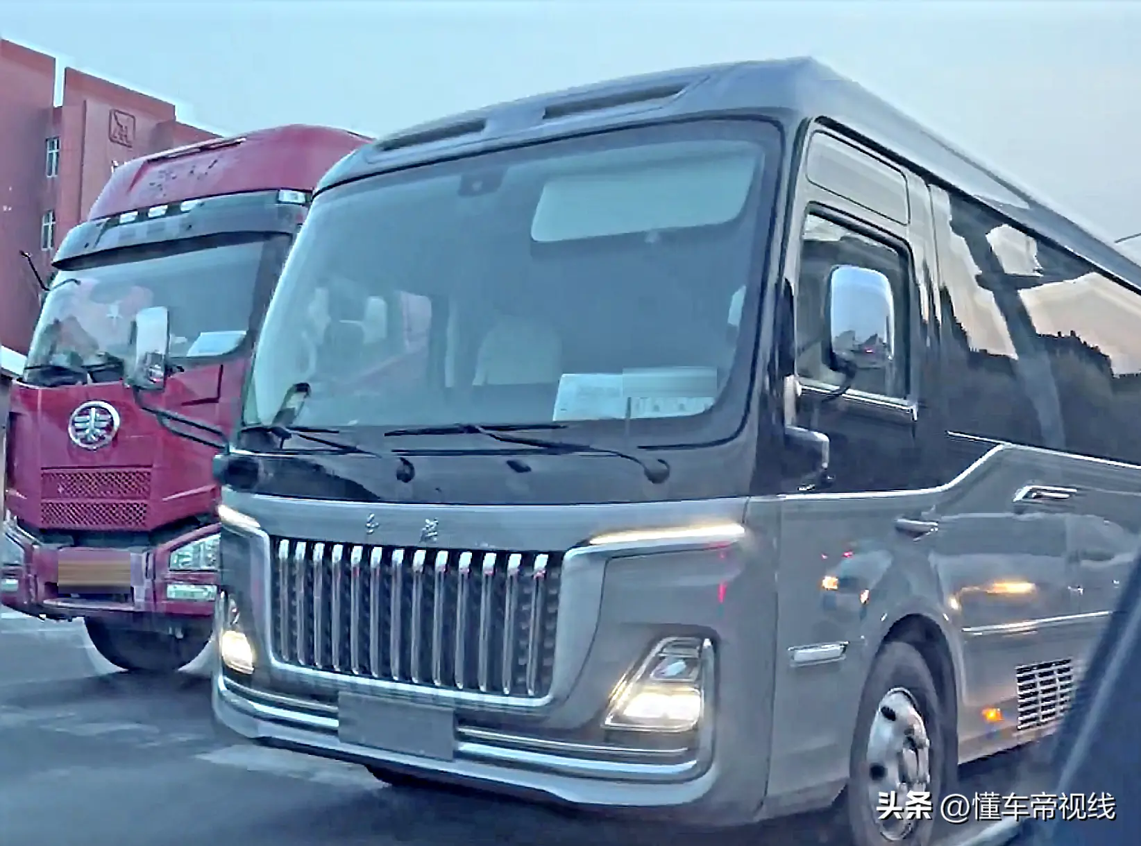 搭载3.0T动力，红旗QM7实车曝光 178