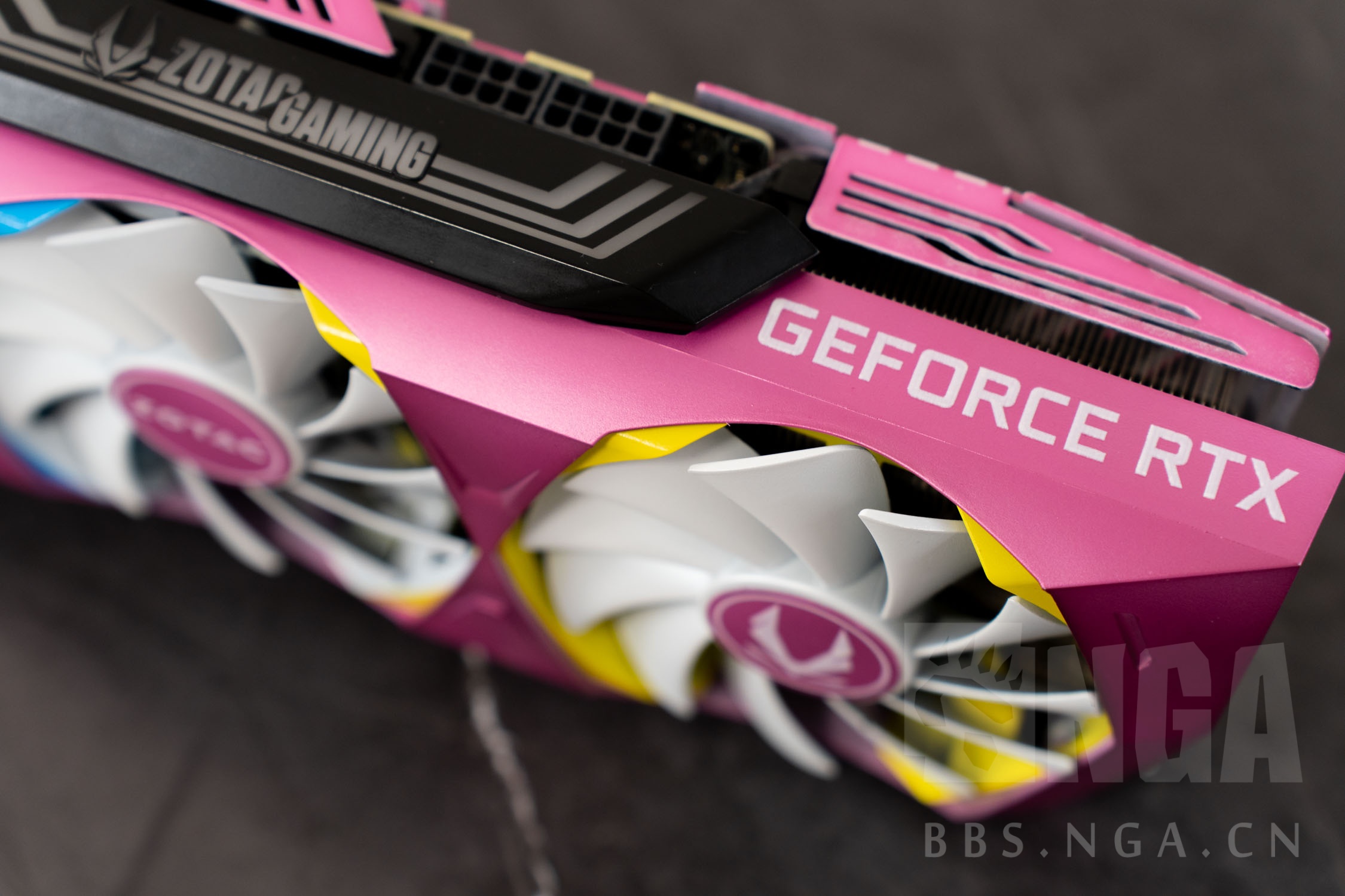 [ROLL] 今天谁也别拦着喜多波奇贴贴！索泰 GeForce RTX 3090 Trinity OC × 《孤独摇滚》DIY联名卡 178