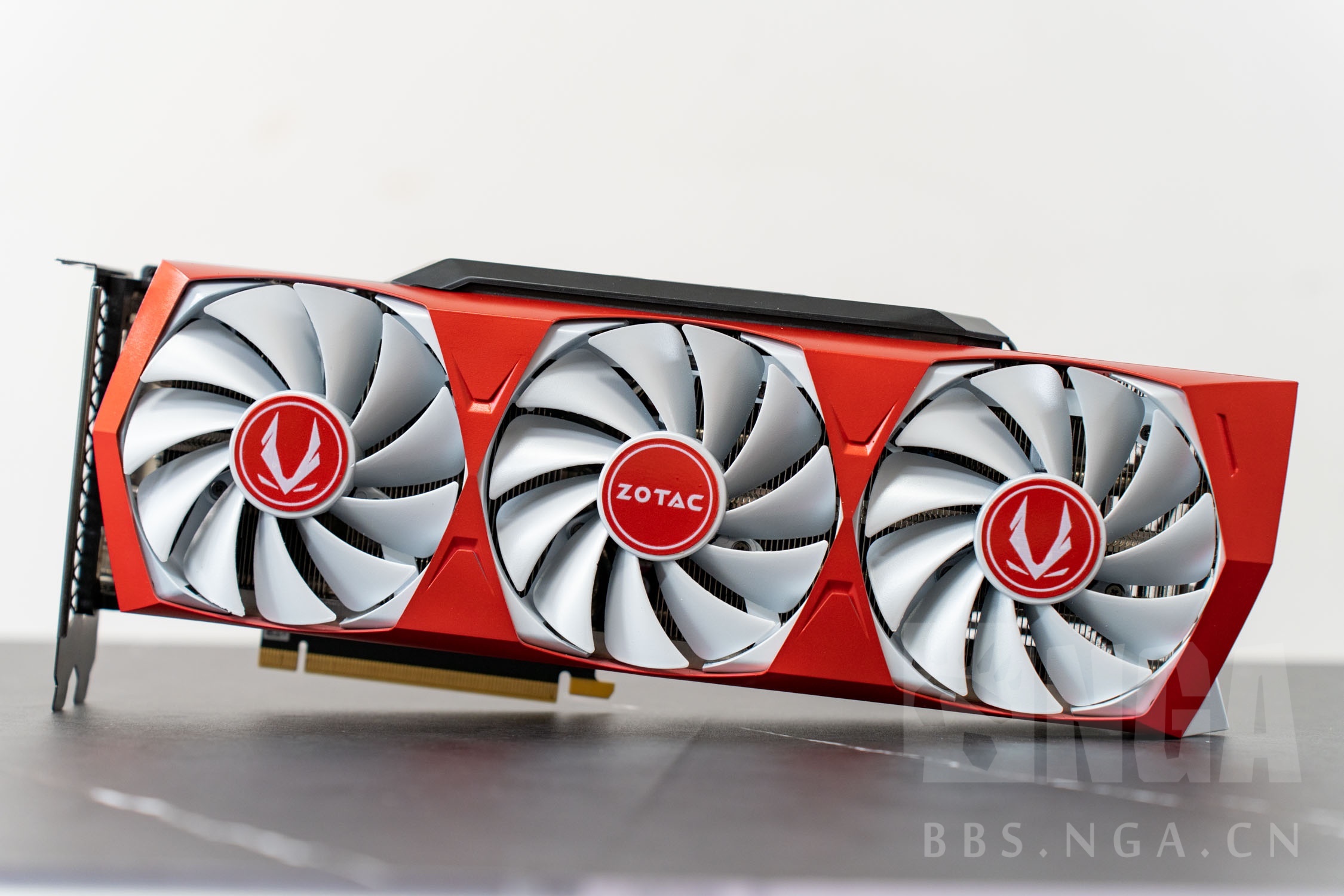 [ROLL] 今天谁也别拦着喜多波奇贴贴！索泰 GeForce RTX 3090 Trinity OC × 《孤独摇滚》DIY联名卡 178