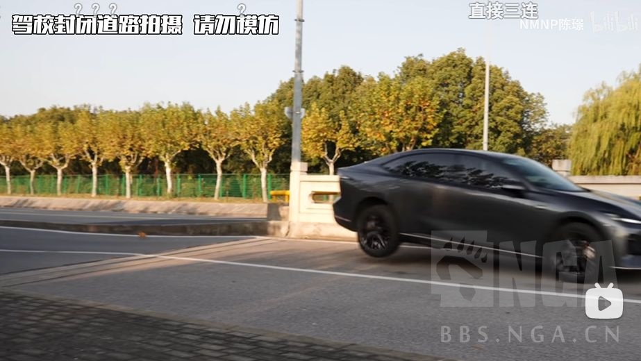 年轻家庭的第一辆车，求推荐。[深蓝s7、银河L7、零跑C01、C11、大众ID3、ID4] 178