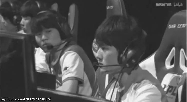 [国际赛事]宙斯和oner这个看faker的表情，有当初左手看杰克那味了 NGA玩家社区