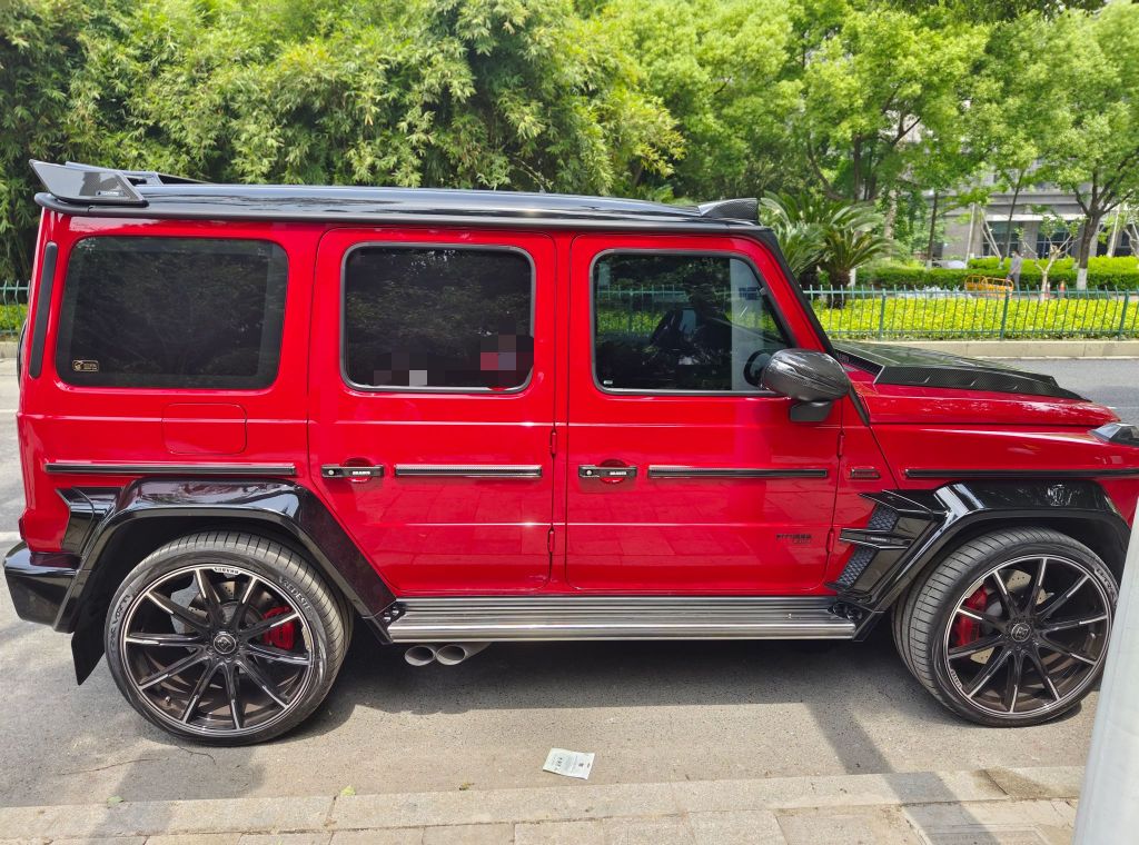 小区地下车库看到了个稀有精英 178