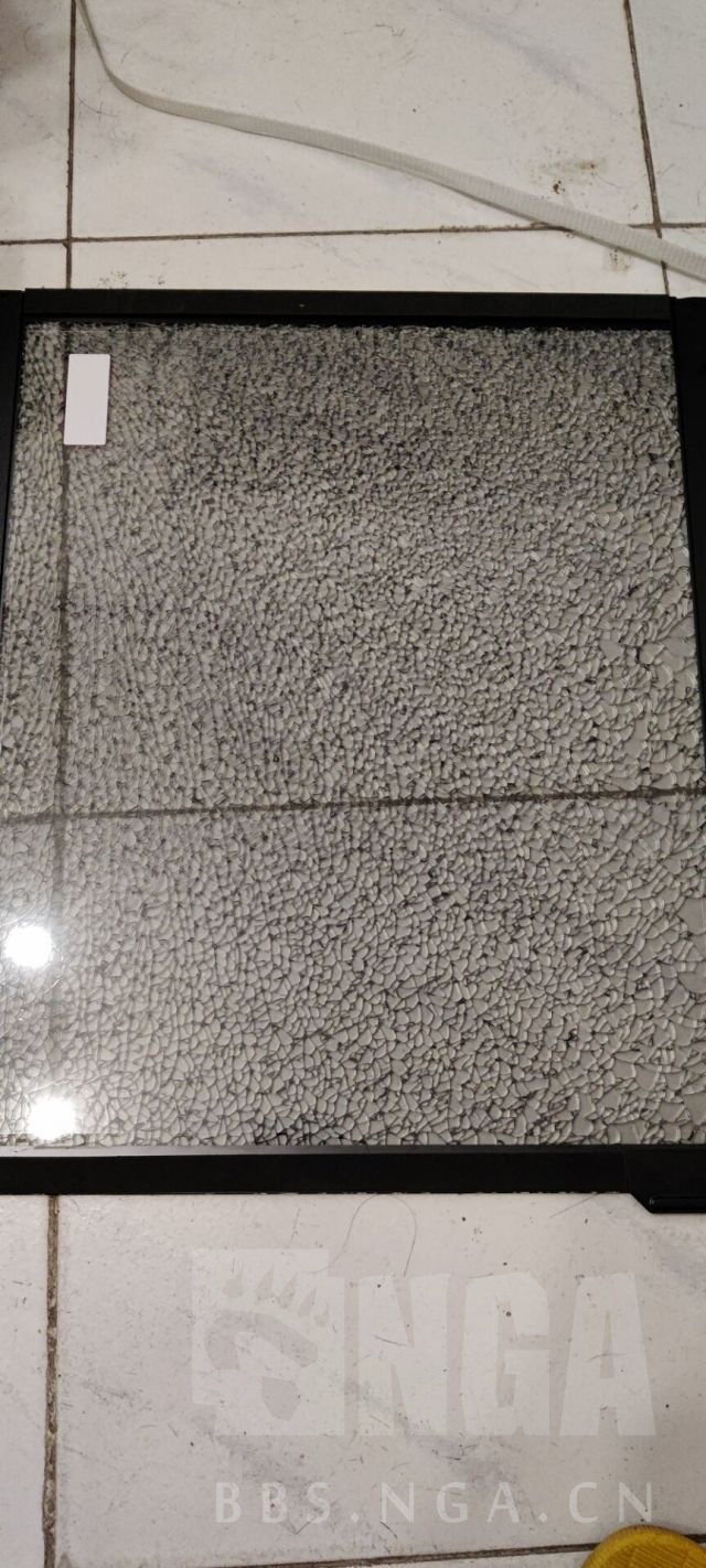 刚买的联力L216玻璃碎了……有定制侧板店铺么 NGA玩家社区