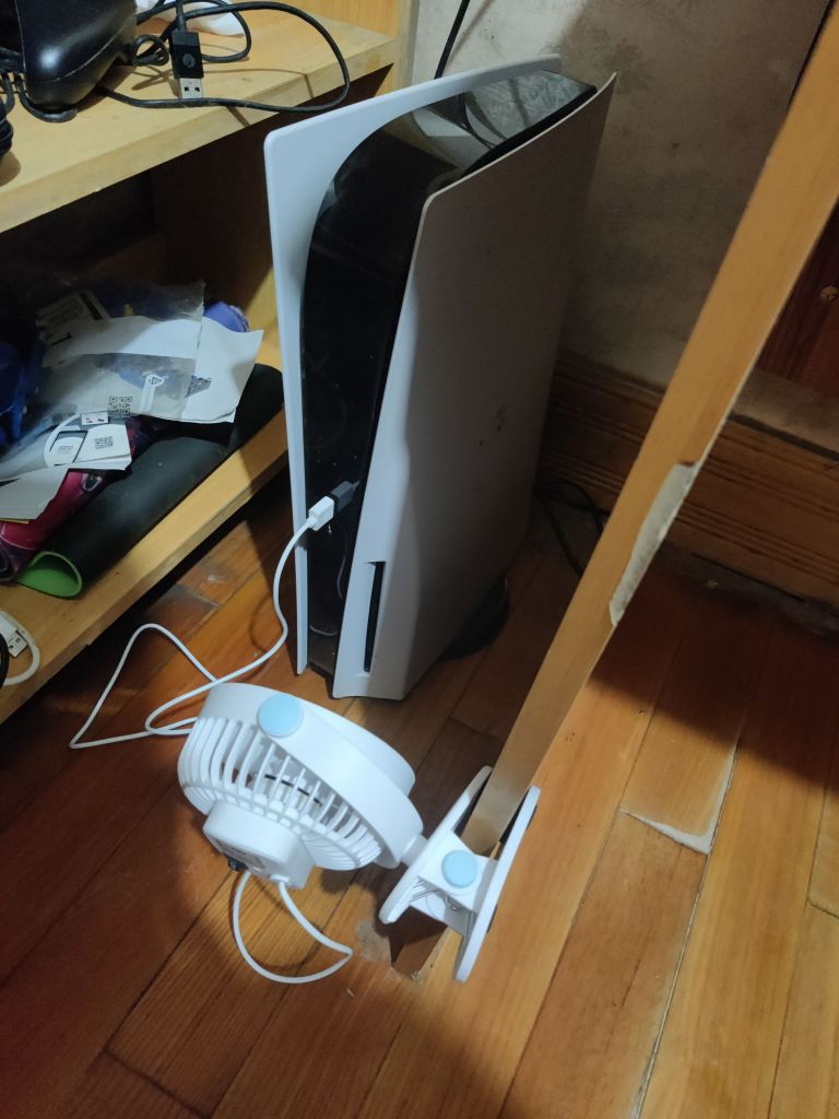 ps5用小电风扇散热吹前面还是后面？ 178