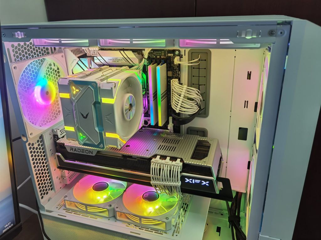 请问讯景7900xtx海外版pro的灯能神光同步吗 NGA玩家社区