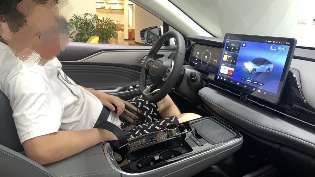 我买我真买，“真-网约车”aion splus提车作业。最新更新，没见过这么牛的4s。 NGA玩家社区