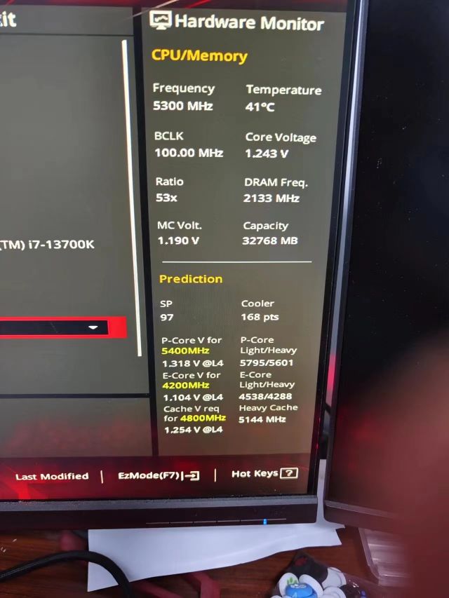 想询问下FC140压13700K是不是就是这个水平(怀疑散热器问题) 178