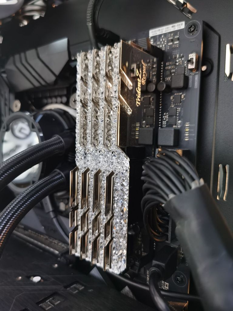 出皇家戟8GX2 两套套条 3600C18 NGA玩家社区