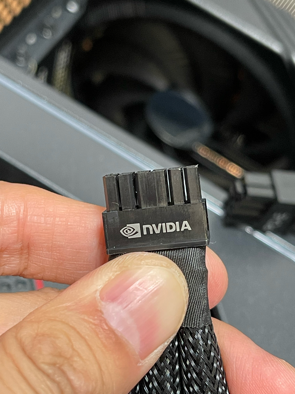 技嘉4080显卡电源线插不上去 NGA玩家社区