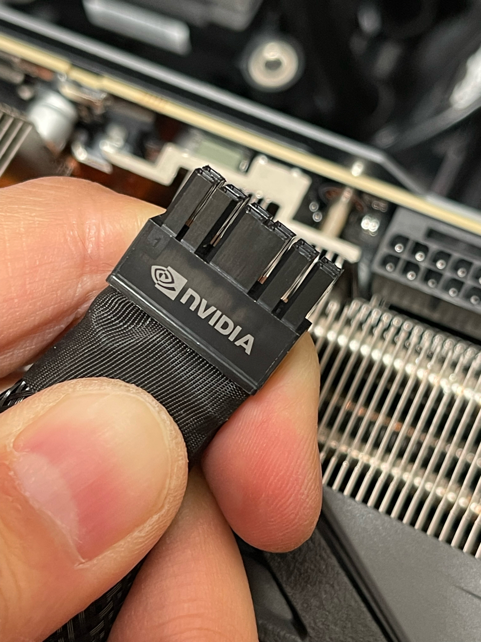 技嘉4080显卡电源线插不上去 NGA玩家社区