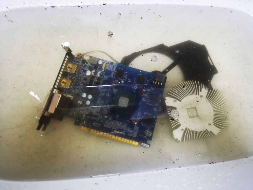 回想起曾经给750ti清灰的日子，舒服，有一种简单的美 NGA玩家社区