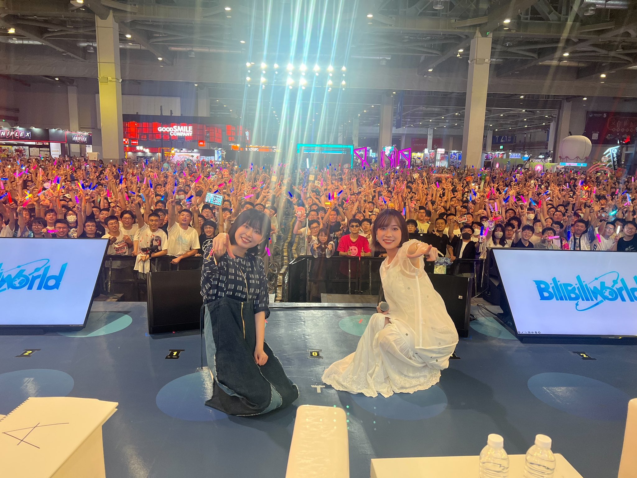 这BW的孤独摇滚展台那么多人吗？ NGA玩家社区