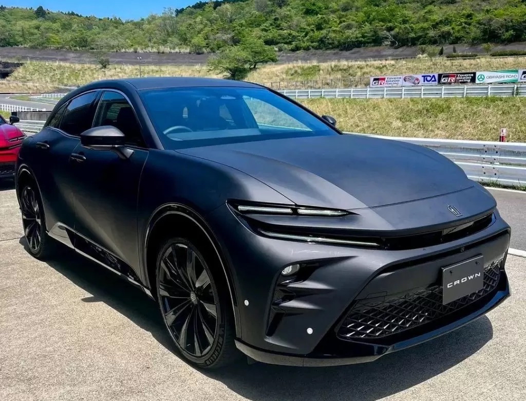 有照片，丰田CROWN变身SUV，取名皇冠SPORT，2.4T+8AT，霸气感十足 NGA玩家社区