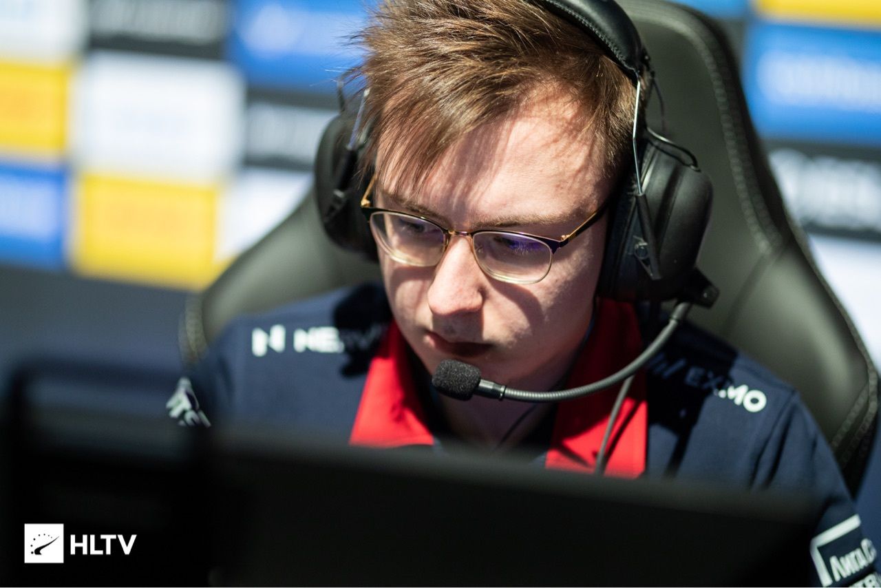 收一把红宝石蝴蝶刀走uusm NGA玩家社区