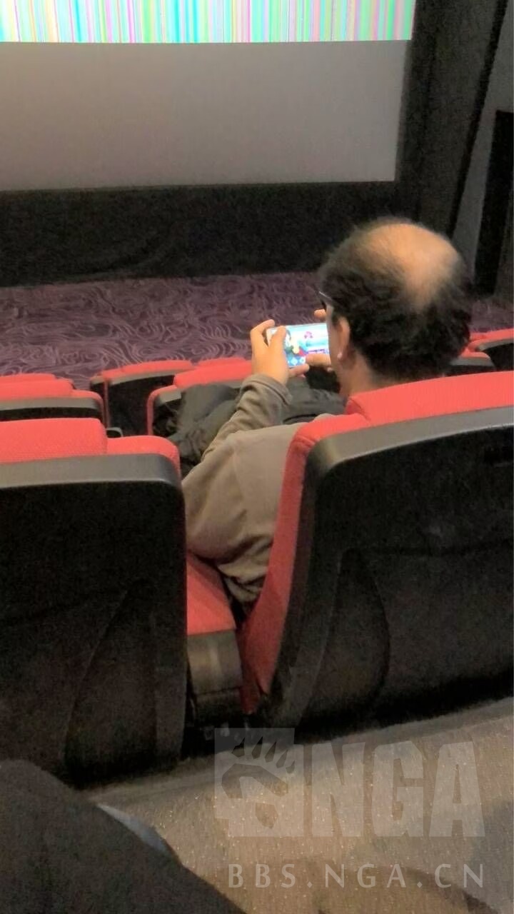 [艺术审美E-] 翻到当年在电影院看hf2时候拍到一张超级生草的FGO玩家照 NGA玩家社区