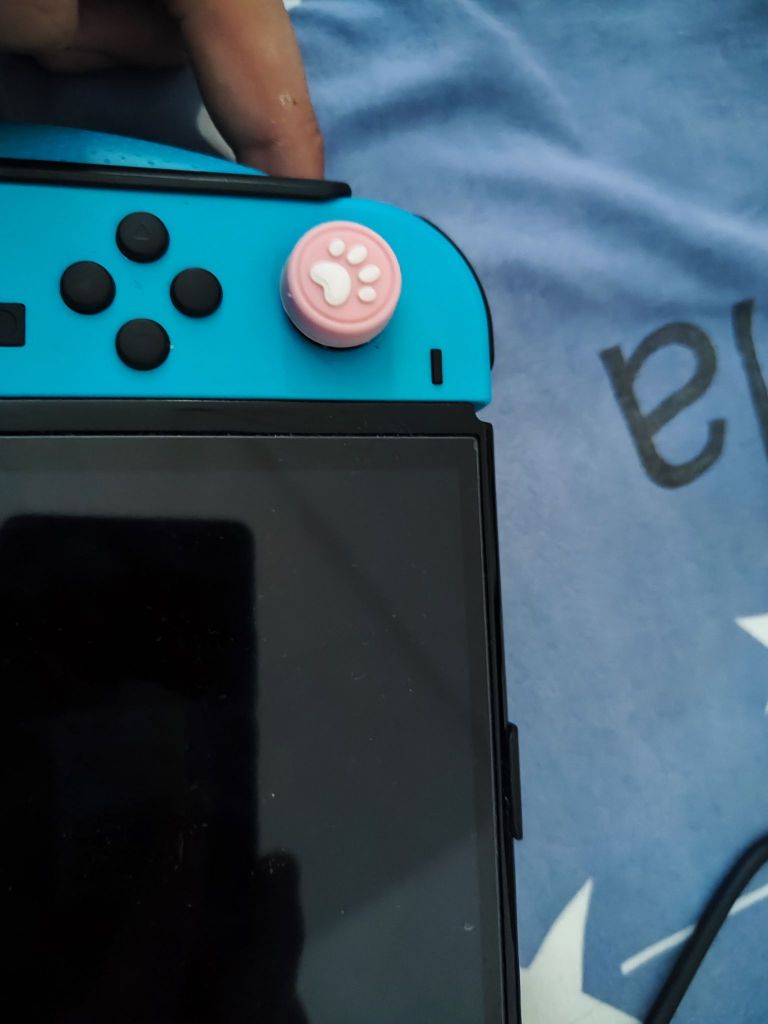 [遇事不决问大佬][Switch相关]求助下，你们NS边充电边玩会漏电吗 178