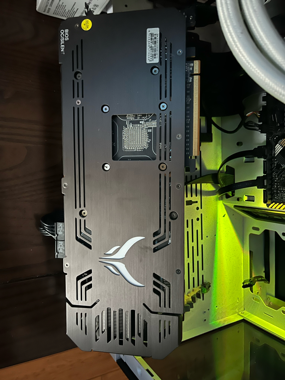 出一张红魔6700XT 178