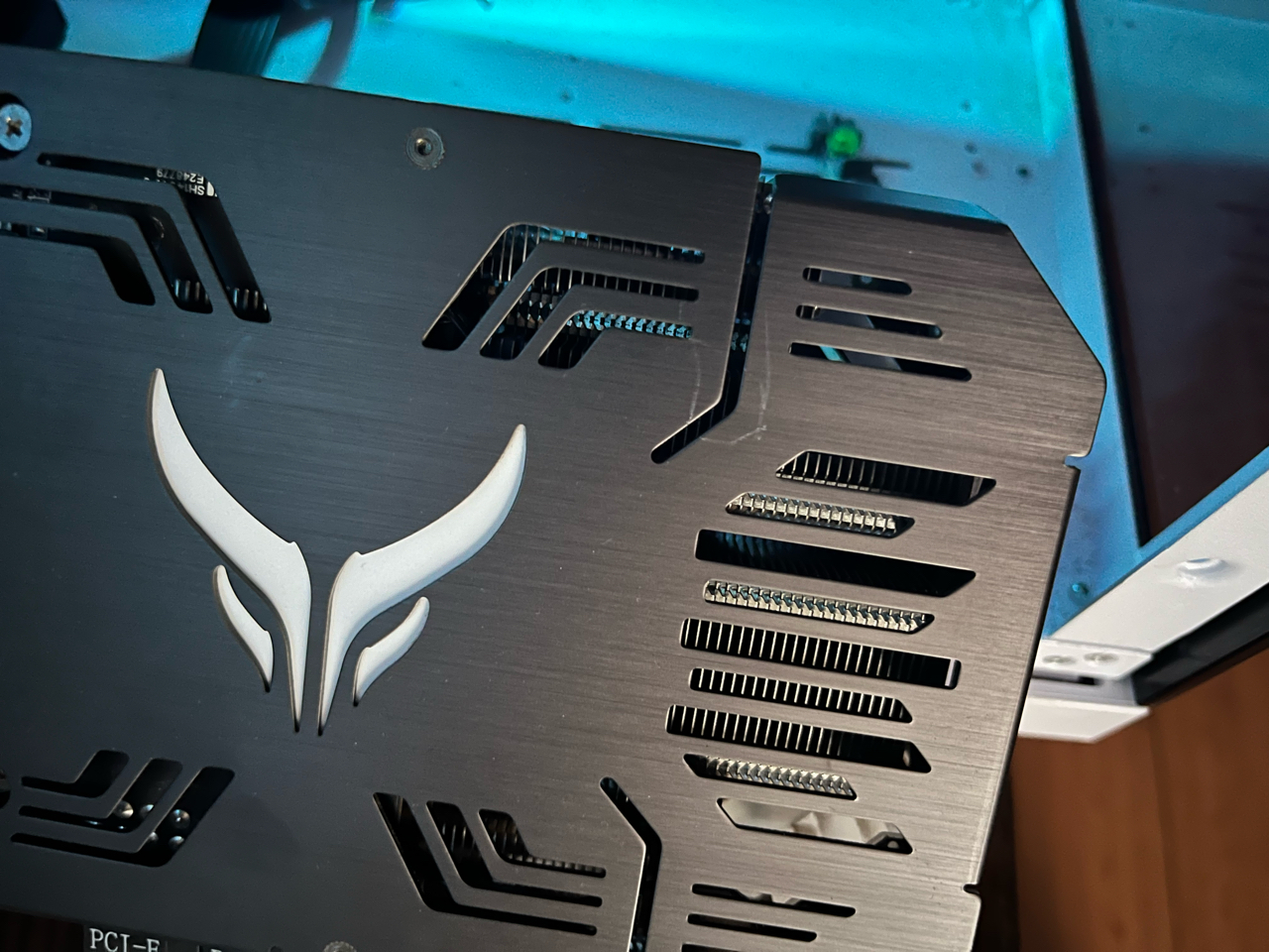 出一张红魔6700XT 178