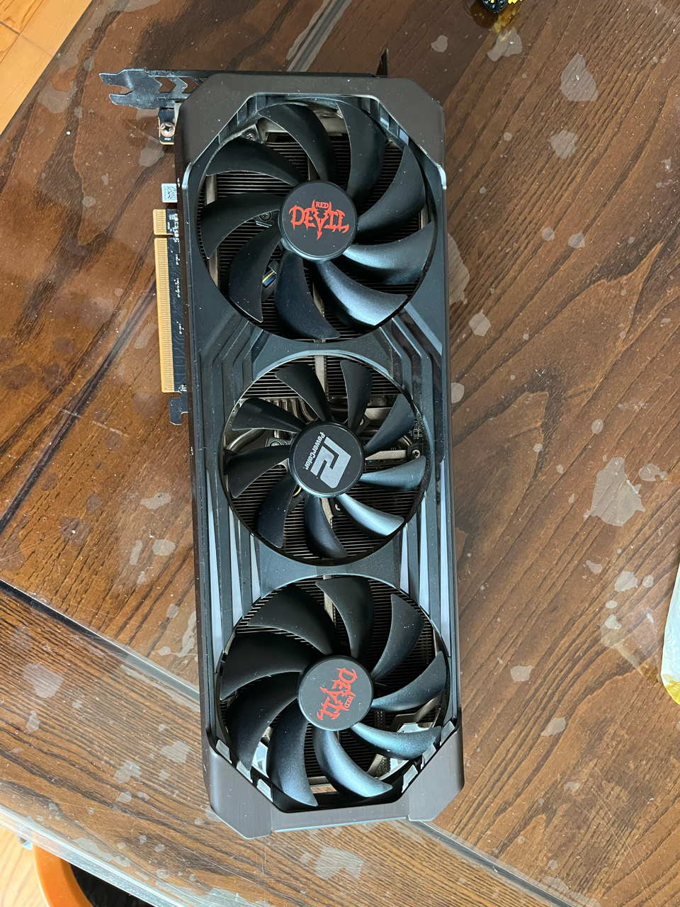 出一张红魔6700XT 178