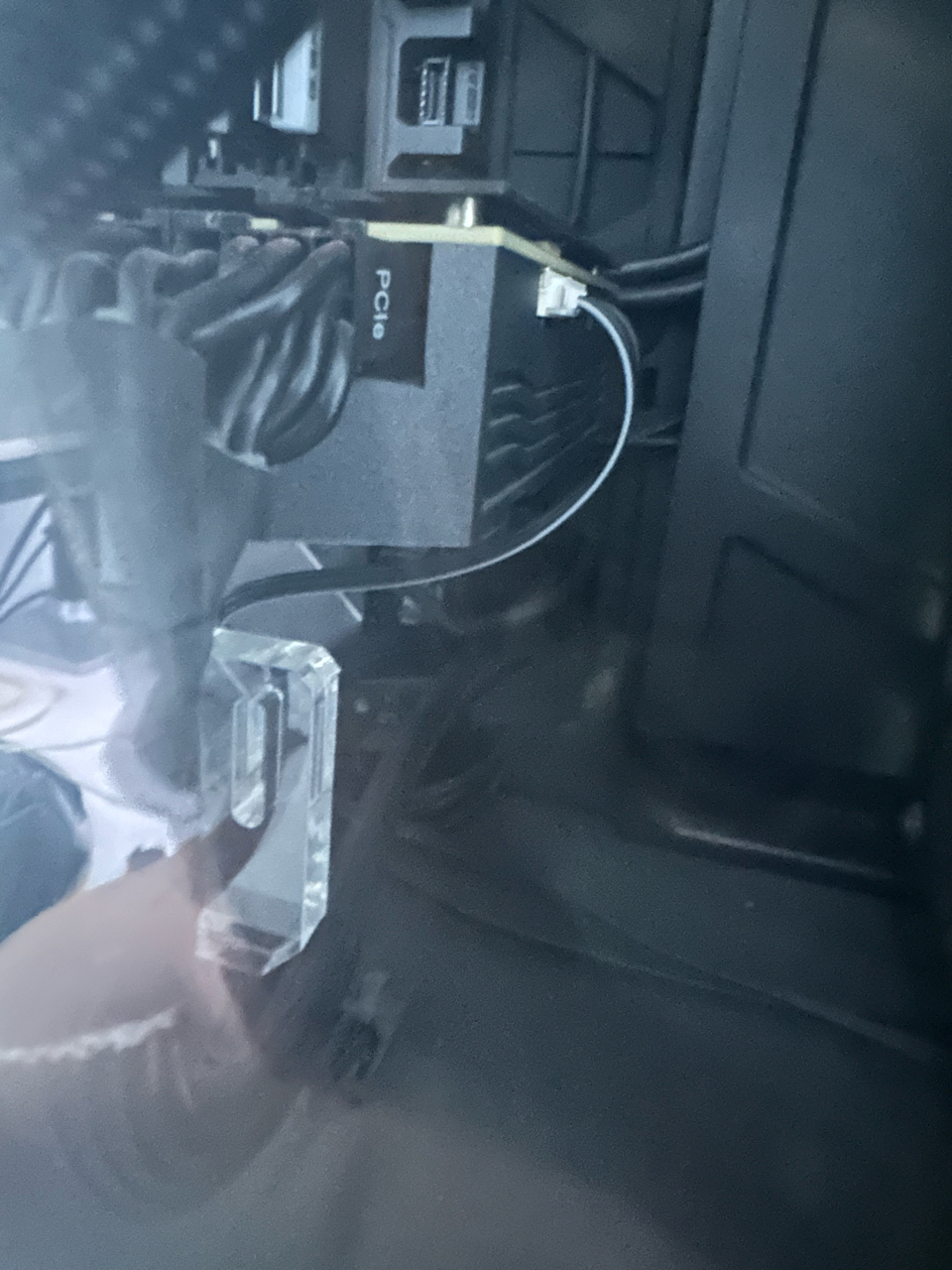 [硬件求助]求教4070火神的神光同步怎么搞…… 178