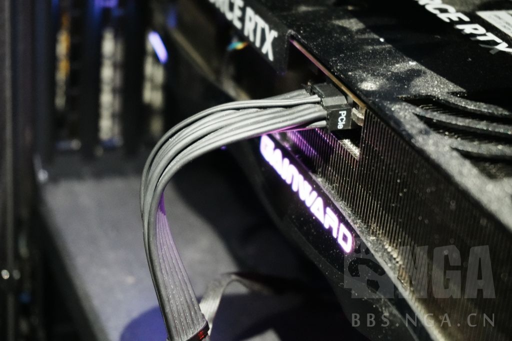 提醒所有使用12vhpwr接口的显卡用户，一定要检查一下烤机时的12vhpwr接口电压 178