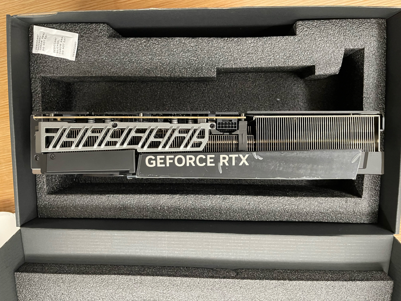 大兄弟们看看这块4090减配了没 178