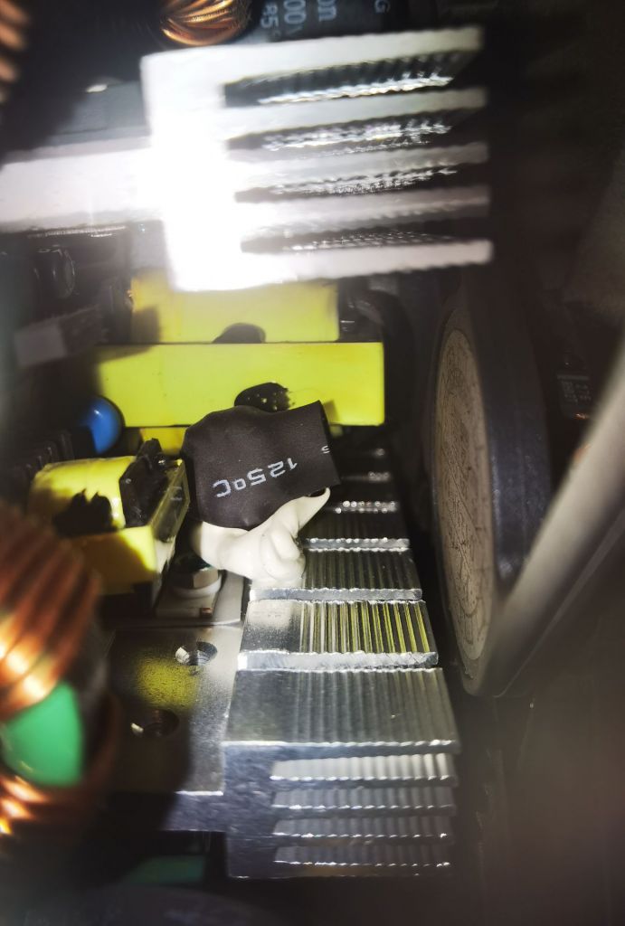 各位大佬，这个是不是电源爆浆了 NGA玩家社区