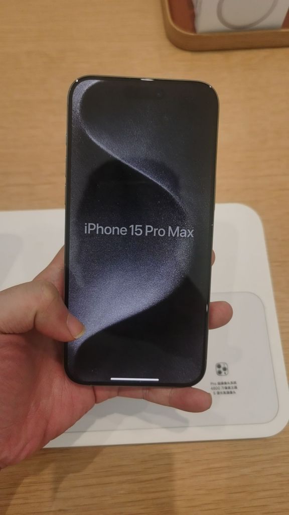 把玩一下苹果15pro max NGA玩家社区