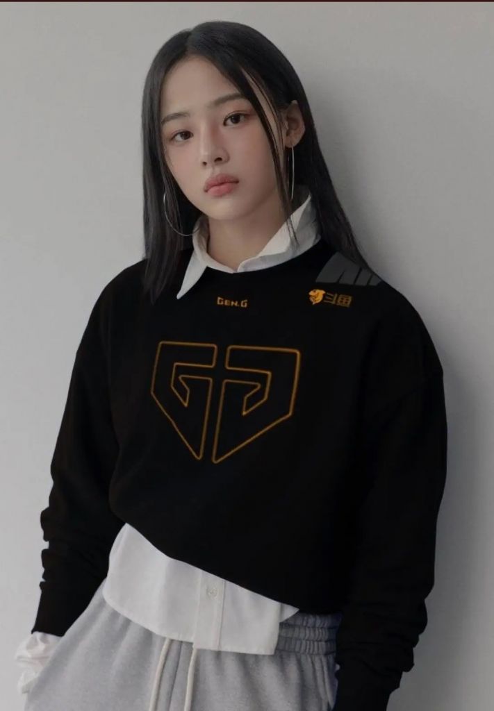 [联盟赛事]Gen.G粉丝？S13主题曲演唱女团NewJeans成员身穿Gen.G队服照片 NGA玩家社区