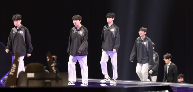 [国际赛事] Zeus认为对阵Bin的压力很大，Faker带病出席采访现场 NGA玩家社区