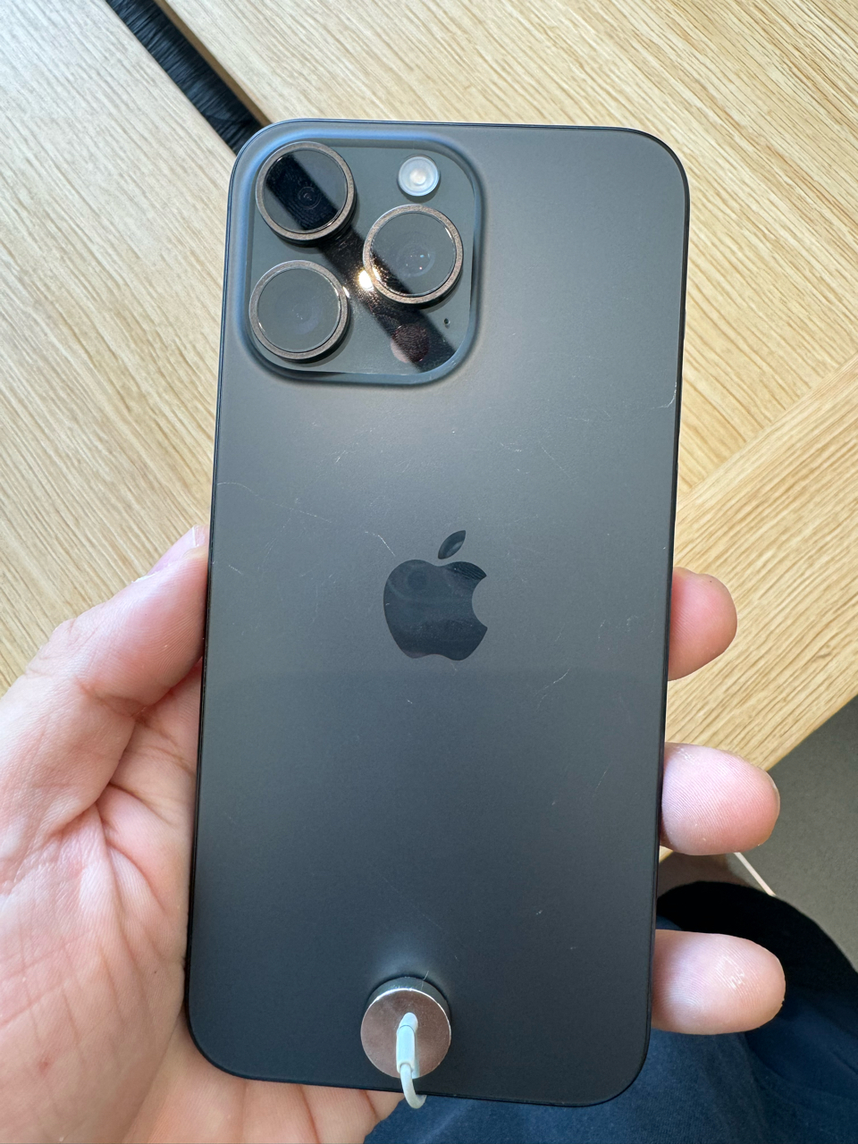 15pm黑蓝划痕明显 白原完全看不出来 NGA玩家社区