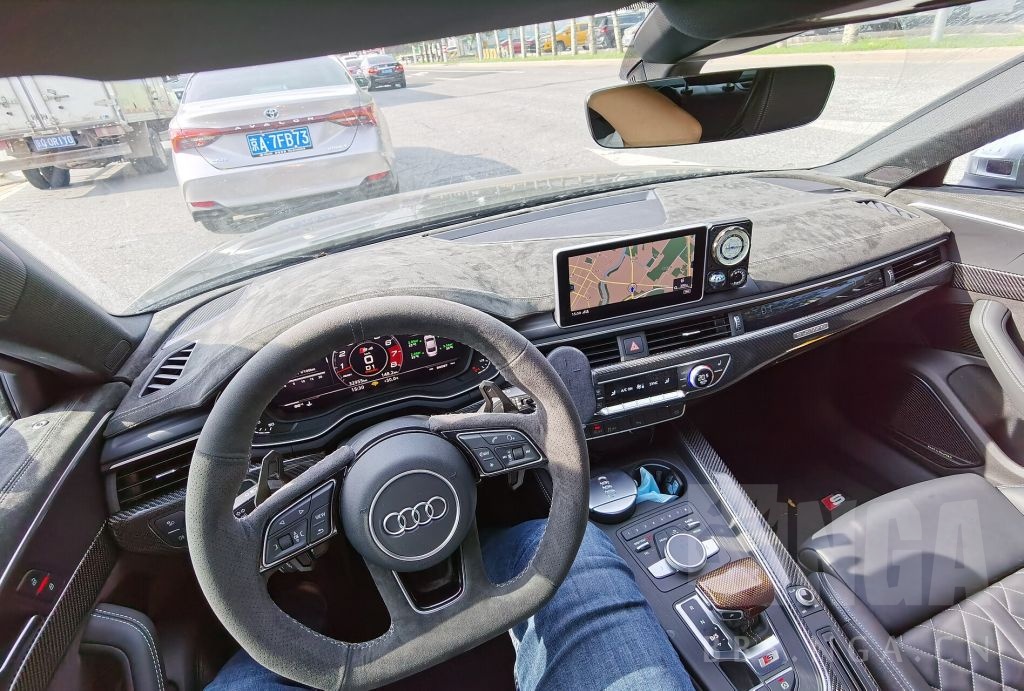 老哥们，奥迪Q5L有什么好用的手机支架没？ NGA玩家社区