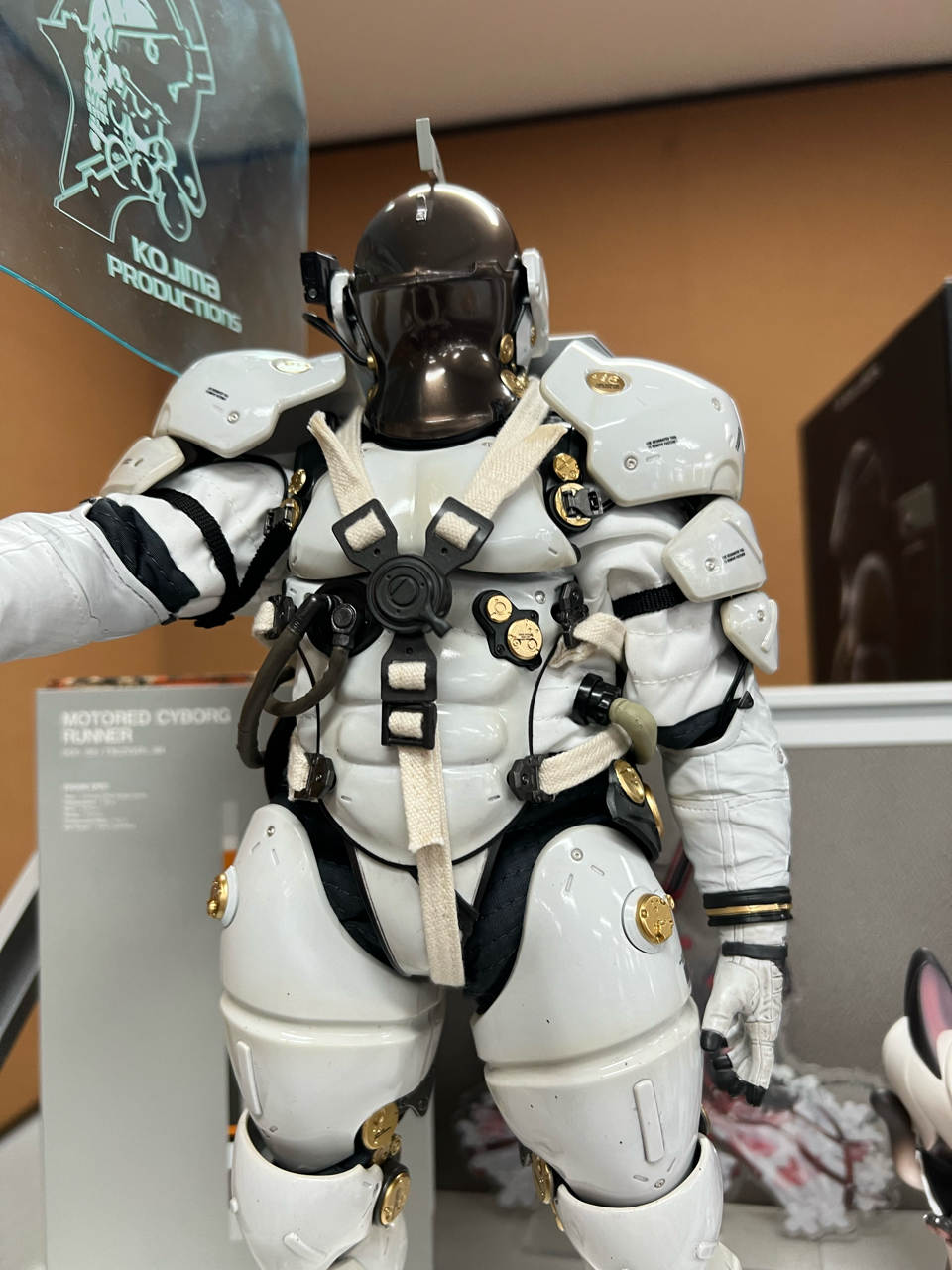 大佬们求助 1/6白色ludens胸甲部分有些颜色 该怎么解决比较好 NGA玩家社区