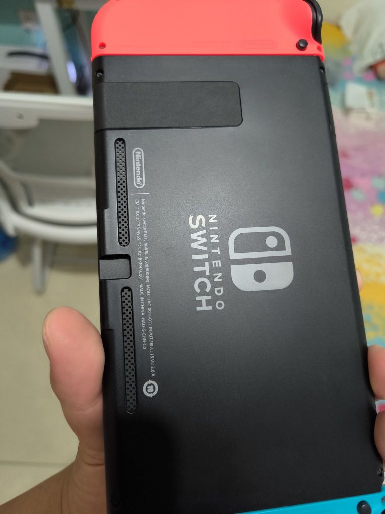 出台硬破的国行续航版switch 178