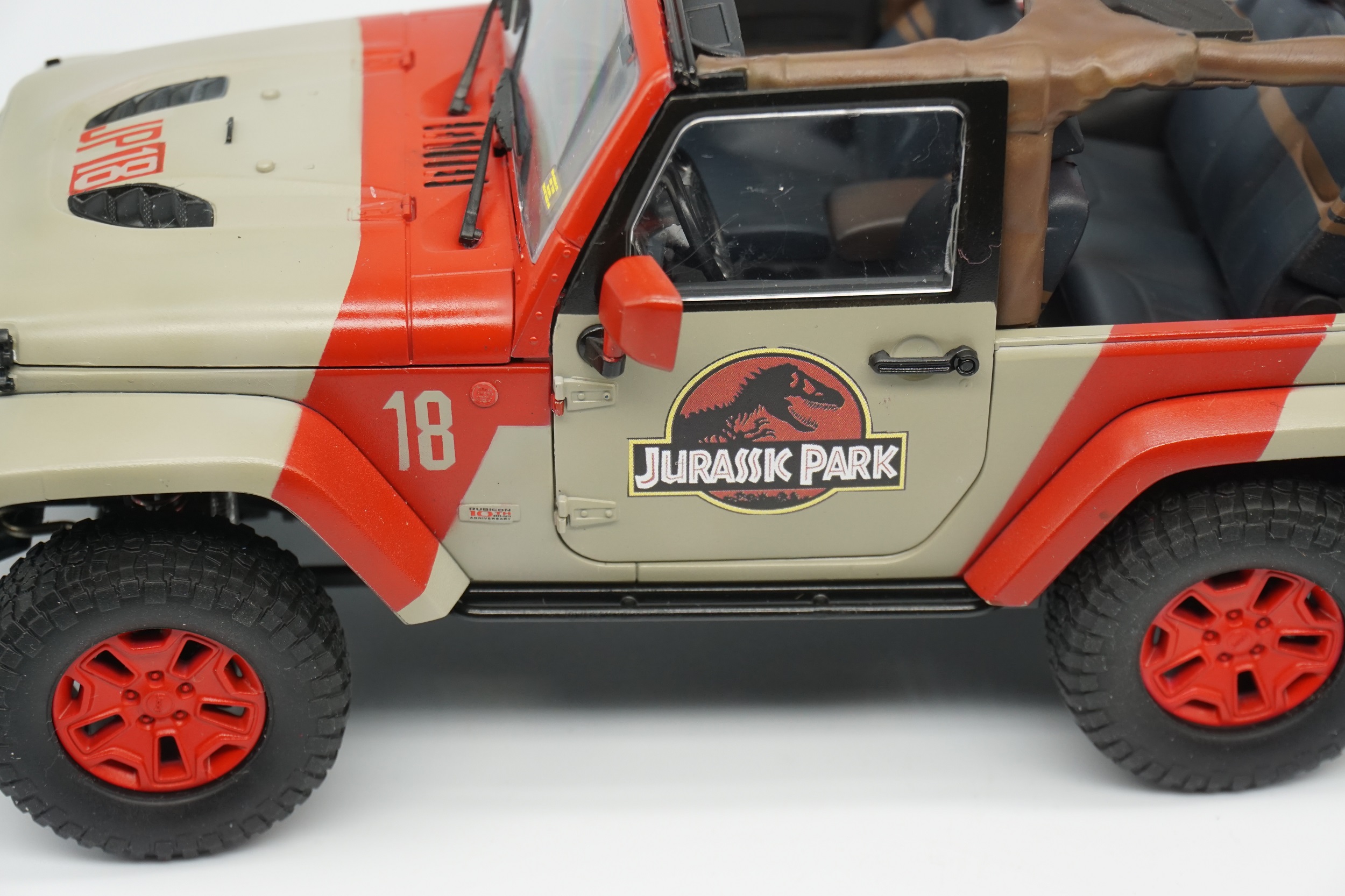 [技术交流] MENG 模型 1/24 JEEP牧马人 侏罗纪公园经典18号车涂装。 NGA玩家社区