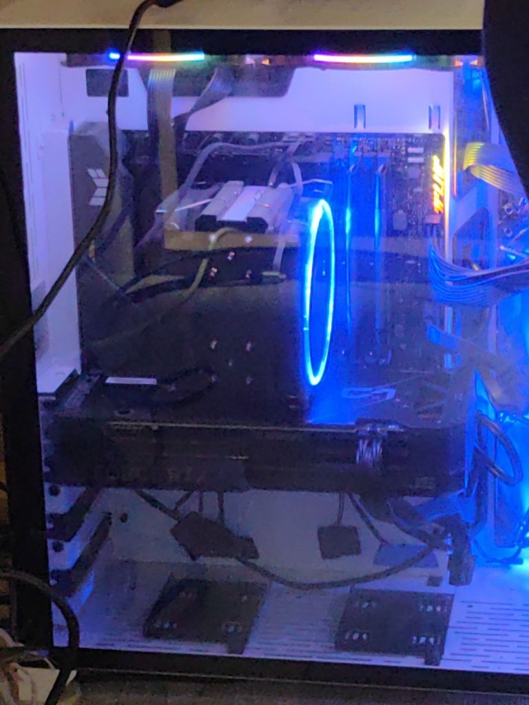 我想说，你们机箱无声的吗，那么喜欢放桌面右边看Rgb NGA玩家社区