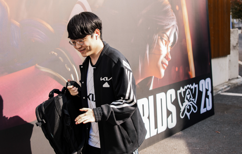 [国际赛事] ShowMaker迅捷步伐阿狸战术灵感，落败后学习其他队伍BP NGA玩家社区