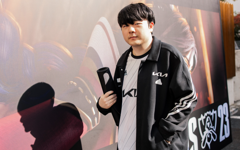 [国际赛事] ShowMaker迅捷步伐阿狸战术灵感，落败后学习其他队伍BP NGA玩家社区