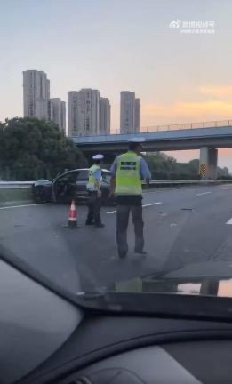 原来那台冒烟的极氪009底盘被磕成了这样 NGA玩家社区