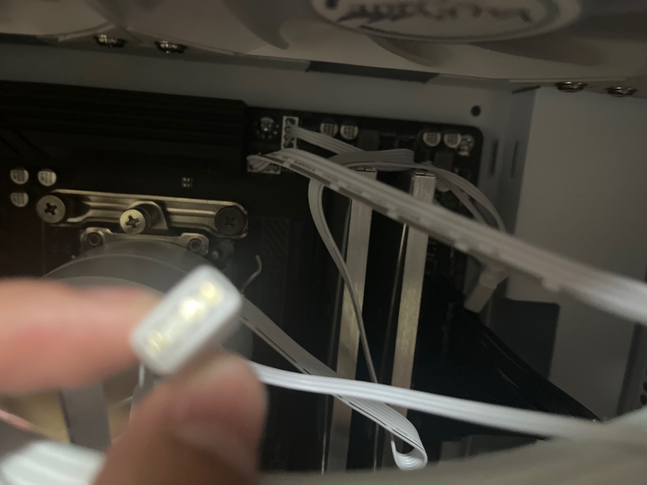 关于A360水冷的接线狗命啊哥哥们！ NGA玩家社区