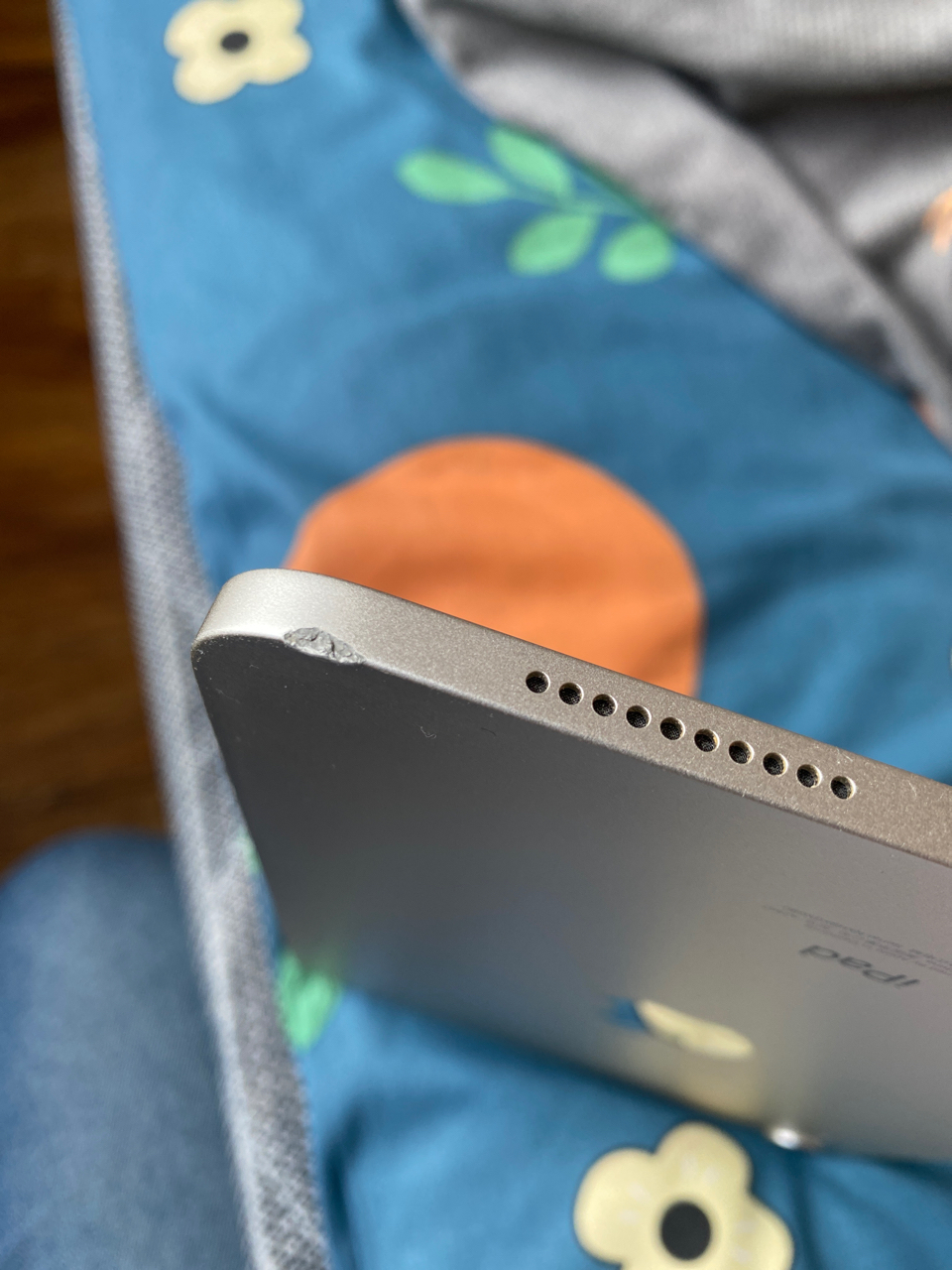 出个ipadmini6 配件包装齐全 电池100% 送一个原装磁吸套 明盘2450到付 NGA玩家社区