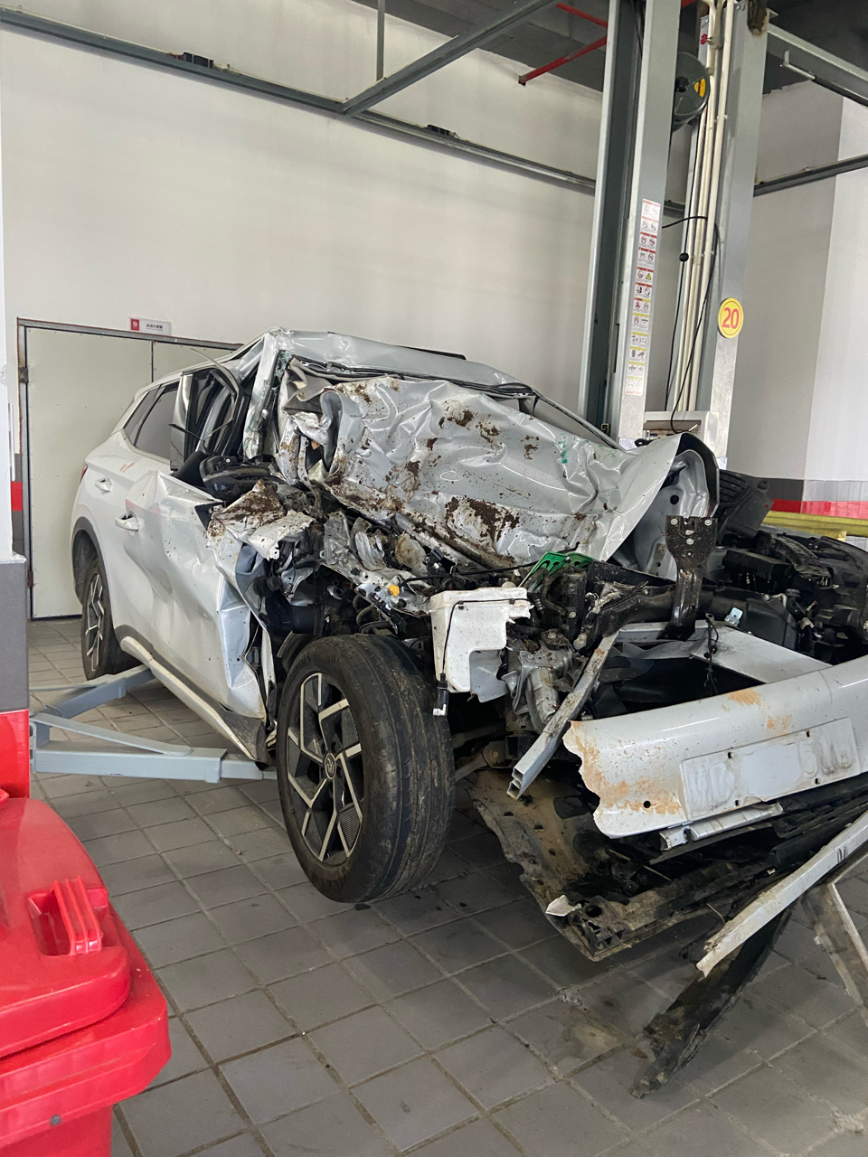 最快乐的事情就是来4s点看事故车 NGA玩家社区